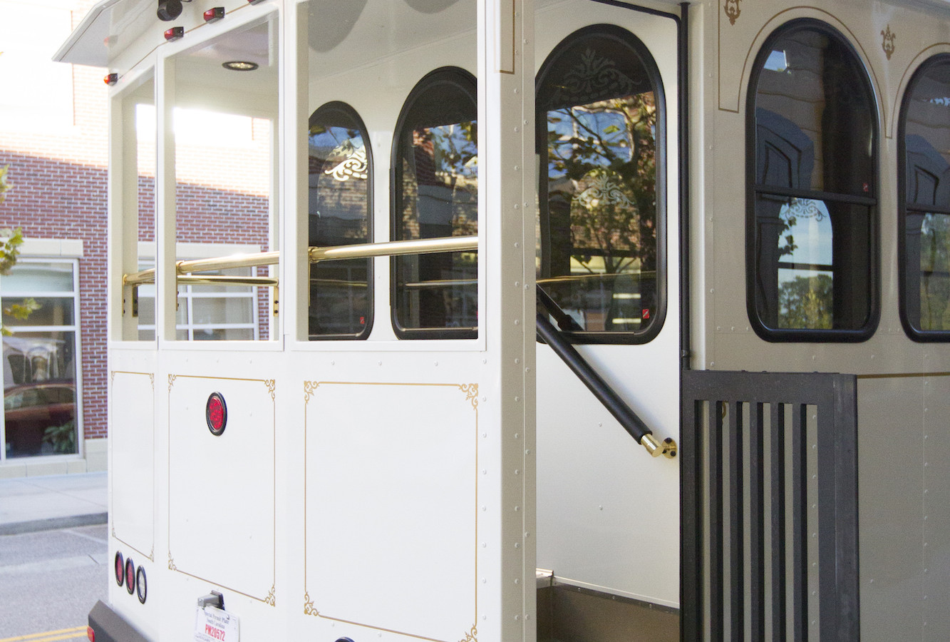 Villager Trolley Bus 7028